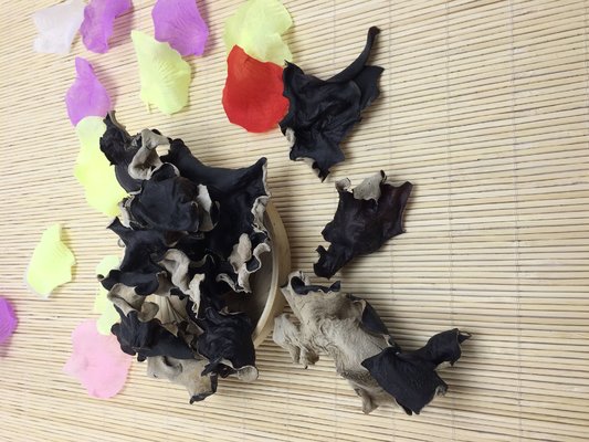 Factory Price Premium Washed Thick Clear Dried White Back Black Fungus Mushroom Whole without Stem