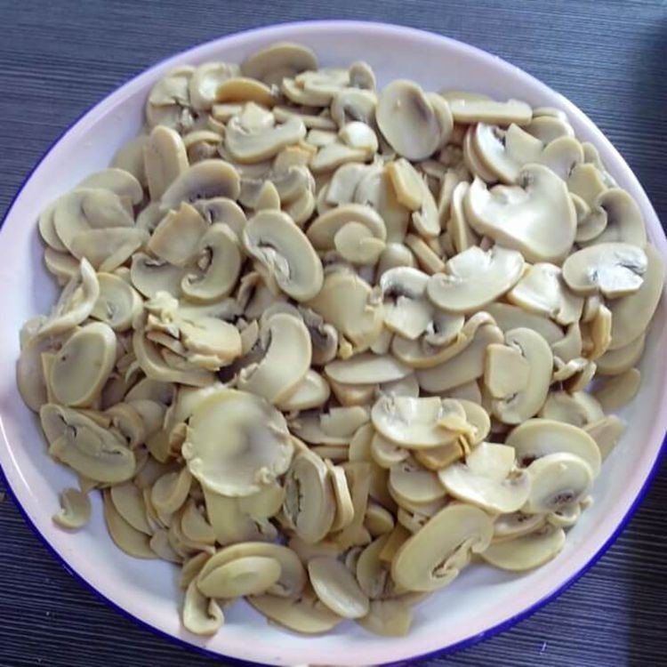 Factory Price Premium Canned Champignon Mushroom Slices in Brine (N.W.400G/800G/2840G)