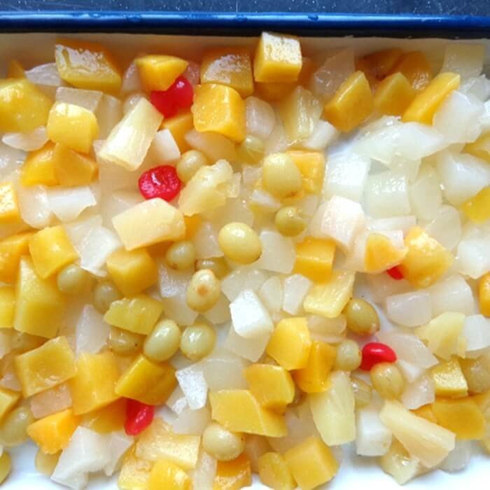 Factory Price China New Crop Canned Fruits Cocktail in Heavy Syrup (Peach/Pear/Pineapple/Cherry/Grape)