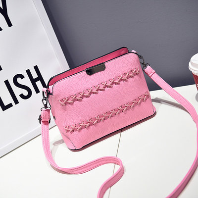 New Design Shoulder Bag Women Messenger Bag Classical Style Quilted Pu Leather Shell Handbag supplier