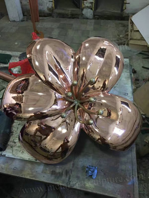 屋内装飾の有名なブロンズ彫刻によっては、カスタマイズされた金属の庭彫刻が開花します