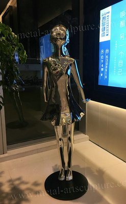 ショッピング モールのステンレス鋼の彫刻の利用できる人間の形OEM/ODM