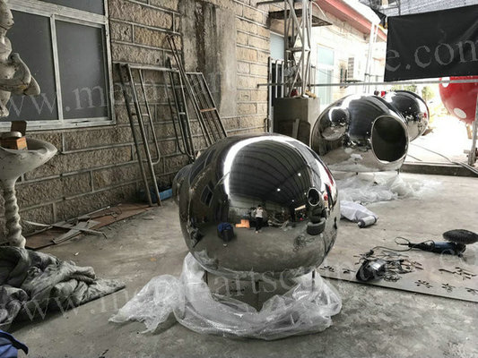 屋外の金属の庭はヤードの装飾のための色によってカスタマイズされる庭の動物の彫像を彫ります