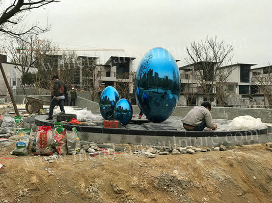 芸術によって塗られる現代屋外の彫刻によって溶接される球の形の金属の庭の彫像