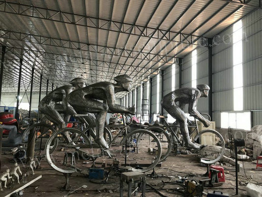 カスタマイズされた現代自転車の芸術の彫刻は、屋外の庭の彫刻ODM受け入れます