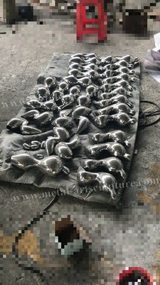 磨かれた有名な抽象彫刻のステンレス鋼の芸術の彫刻によってカスタマイズされるサイズ