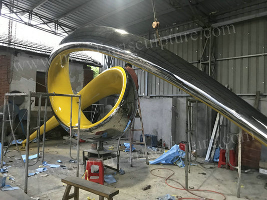 磨かれた、塗られた外的な装飾の溶接金属の大きい屋外の彫像