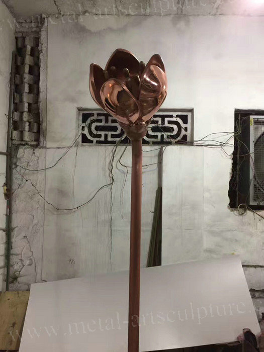 屋内装飾の有名なブロンズ彫刻によっては、カスタマイズされた金属の庭彫刻が開花します