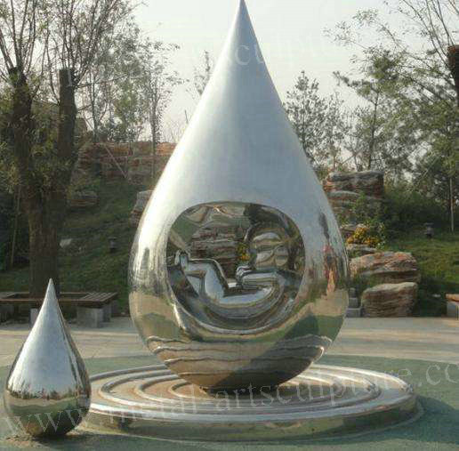 磨かれた表面の赤ん坊の考えの設計の金属の庭の芸術の彫刻の水滴