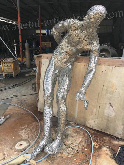 金属の人間の彫刻をように矢の設計庭の芸術の装飾の彫刻くり抜いて下さい