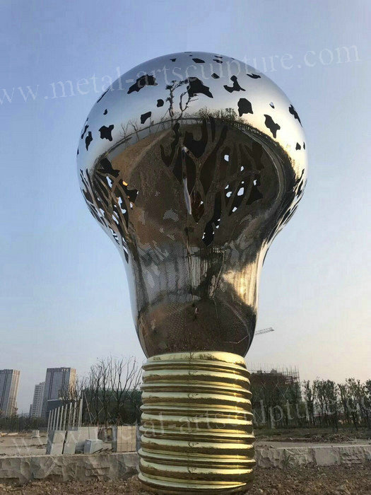球根の形の芸術の装飾のための大きい屋外の彫像/金属の芸術の彫像3mの高さのサイズ