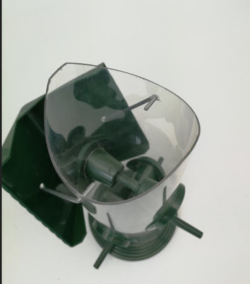 Small Cute Beautiful Bird Feeders With 5.5 X 5.5 X 9.8 Inches Dimensions