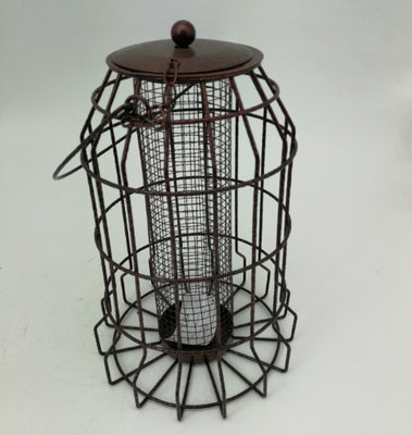 500g Hanging Feeder Metal Wire Cage / Anti Squirrel Bird Feeder Plastic Material