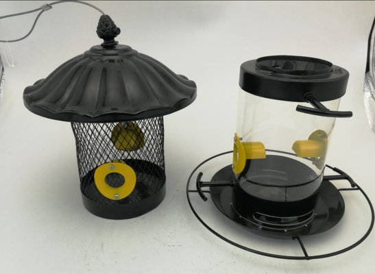 Both nuts and seeds in one metal bird feeder  750g 4 feeding port