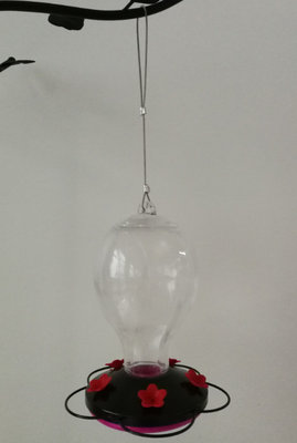 Custom Color Hummingbird Bird Feeder 15 OZ Capacity Metal Base Stainless Cable