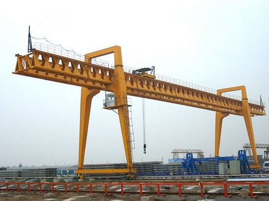 Electric Travelling Heavy Duty Single Girder Gantry Crane , Launching Gantry Crane 50T