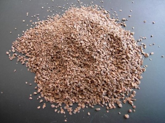 China Cladding Wall Stone Roofing Granules / Stone Coated Sand Colored Granule distributor