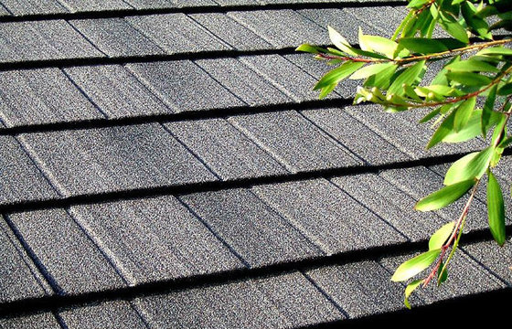 China Flat Colorful Stone Chip Coated Steel Roof Tiles Steel Roof Shingles distributor
