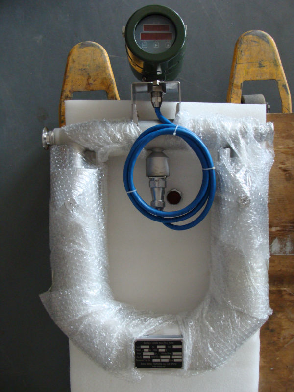 Sanitary coriolis mass flow meter MT100M/25 tri-clamp connection from METERY TECH.