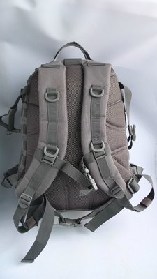 Compartimentos dianteiros do fecho de correr do armazenamento das trouxas táticas militares duráveis de Brown do chacal
