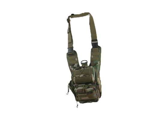Dauerhafter Multicam-Mountainbike-Trinkrucksack mit Einbauten Reißverschluss zugemachter Tasche