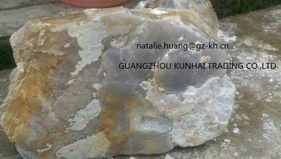 High CaF2 Purity Fluorite Lumps 95% Size 10 - 70mm For Glass Industry