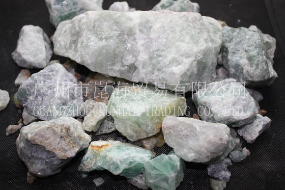 Mine de fluorure de calcium de CaF2 85%, morceaux de fluorine utilisés dans la fonte de fer