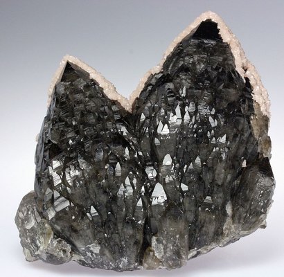 Raw Mineral Material Black Quartz Ore Lump , Granular For Interior Decoration