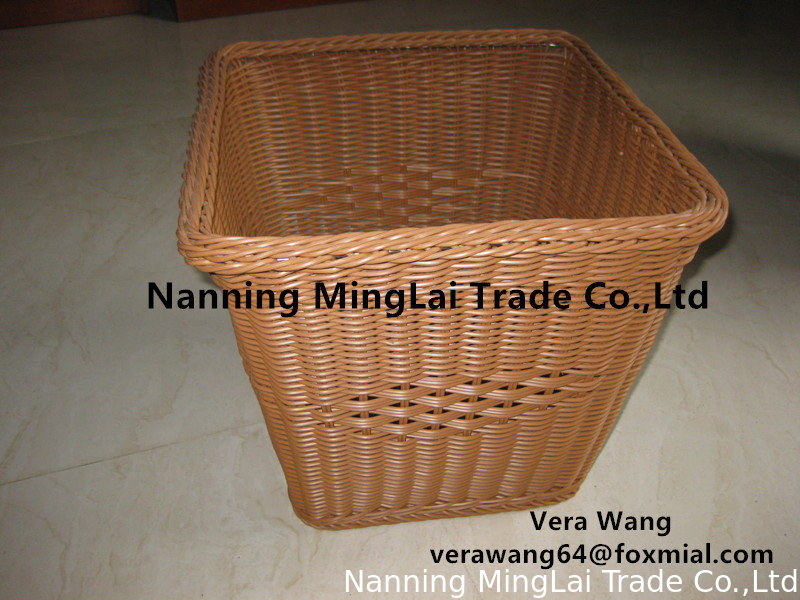 100% Hand weaving Rattan eco-friendly dirty clothes basket /fruit storage basket in supermarket