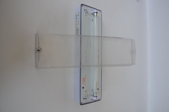 Ni Cd Batteries Emergency Exit Lights LED with T5 8W Fluorescent Lamp PC Housing