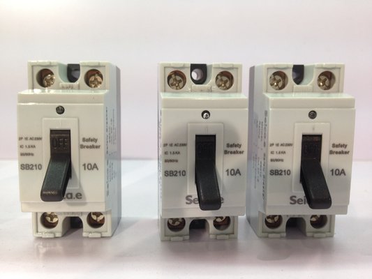 Lighting Distribution Dystems Electrical Circuit Breaker , Magnetic Type Circuit Breaker 