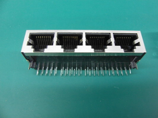 1 x 4 femelle multi de bouclier de coupleur d'extension de câble de réseau du port 1000Base RJ45