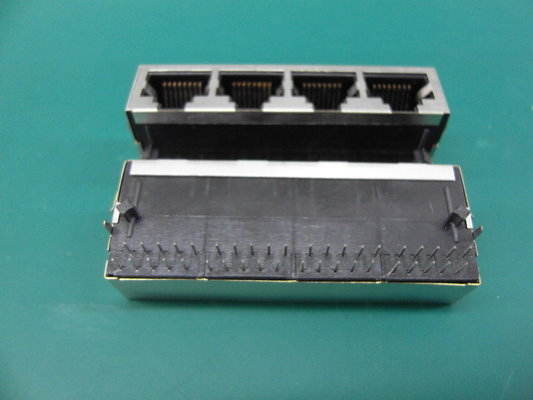 1 x 4 femelle multi de bouclier de coupleur d'extension de câble de réseau du port 1000Base RJ45