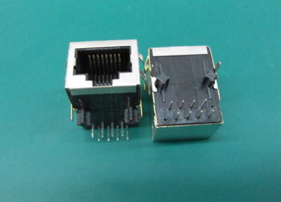 Connecteur RJ45 protégé par LED