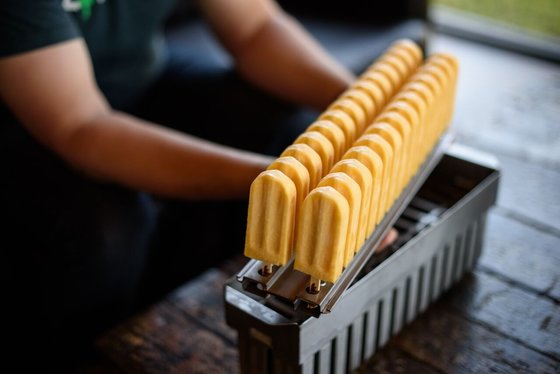 China Moulds ice cream ice lolly popsicle ice pop frozen moulds stainless steel box with extractor custom design supplier