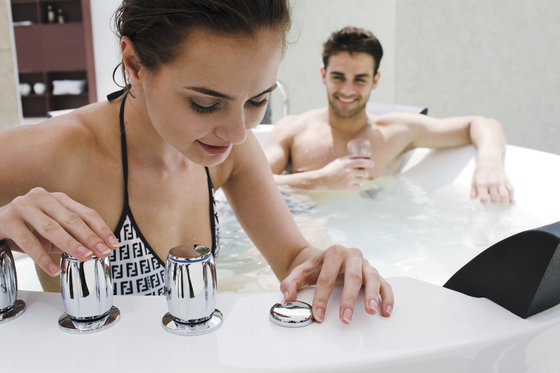 Monalisa M-3332 famous brand SPA hot tub adults SPA tub sexy outdoor SPA tub creative intelligent SPA hot tub outdoor