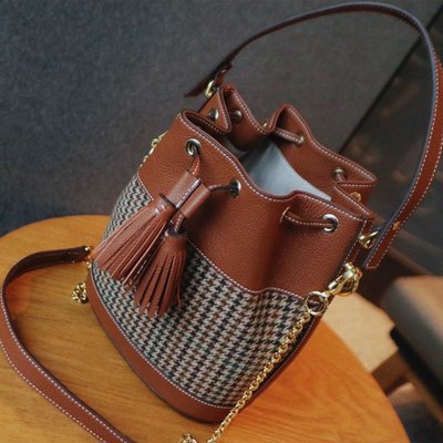 Original Design Ladies Bucket Bag Hand-Held Messenger Bag Imported Togo Cowhide Wool Houndstooth Tweed