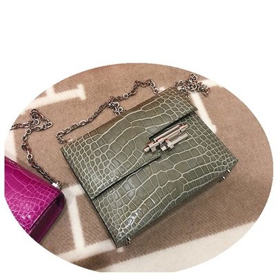 Chain Latch Bag Crocodile Pattern 2022 New One-Shoulder Messenger Leather Women's Small Square Bag First Layer Cowhide