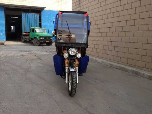 Disc Brake Covered Motorcycle Three Wheel Motorbikes 2130MM Wheel Base