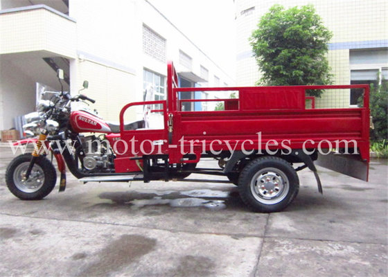 Closed Box 3 Wheels Passenger Trike Gas / Petrol Tricycle 3.5M Minimum Turning Diameter