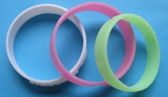 Non-Toxic Colourful Embossed Rubber Custom Silicone Wristband With For Children Size 180x12x2mm
