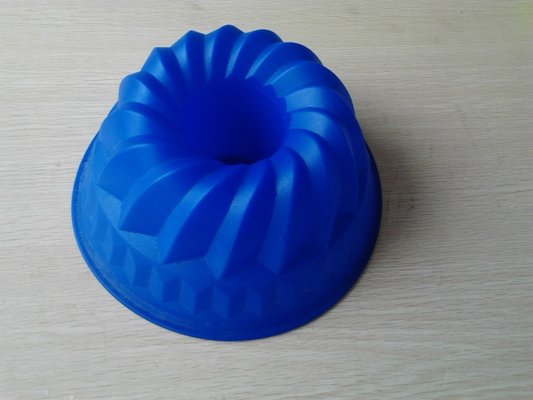 9 IN Round Reusable Silicone Cake Mould , Blue Recycled Cake Pan FDA