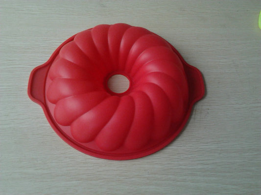 9 IN Round Silicone Cake Mould , Red Reusable Bundt Cake Mold For Machinery