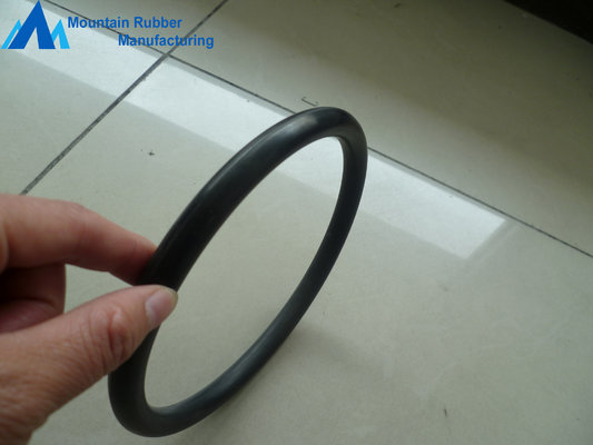 High Tensile Strength / Long life time NBR / HNBR / Viton Rubber O Rings for Petroleum Machinery