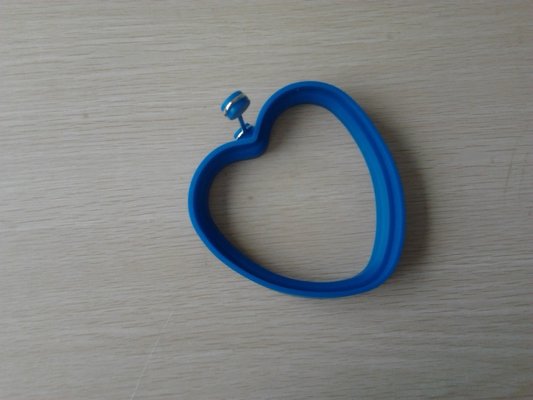 Heart Heatproof Eco-friendly Silicone Egg Rings with Stainless Steel Handle