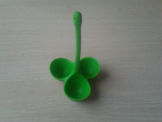 Yellow Green Silicone Egg Boiler / Silicone Egg Rings for 3 Eggs