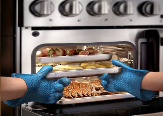 Slip - Resistant silicone barbecue gloves / silicone bbq baking glove cooking mitts