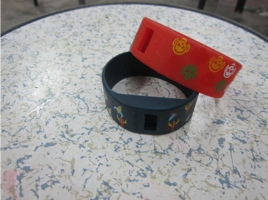 Customerized Ultra Thin Rubber Silicone Wristband Digital Watches with Color Filled Logo