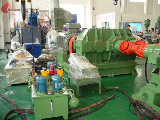 1500kg / h 400KW Alloy wear ring 160L Internal Mixer Machine Thin oil lubrication system