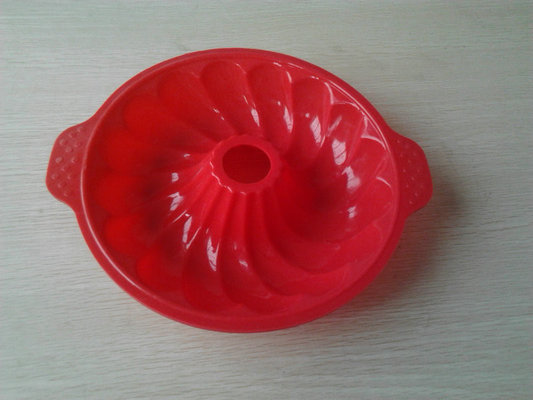 9 IN Round Silicone Cake Mould , Red Reusable Bundt Cake Mold For Machinery